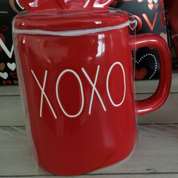 Rae Dunn | Kitchen | Rae Dunn Red Xoxo Coffee Mug W Red Heart Topper ...